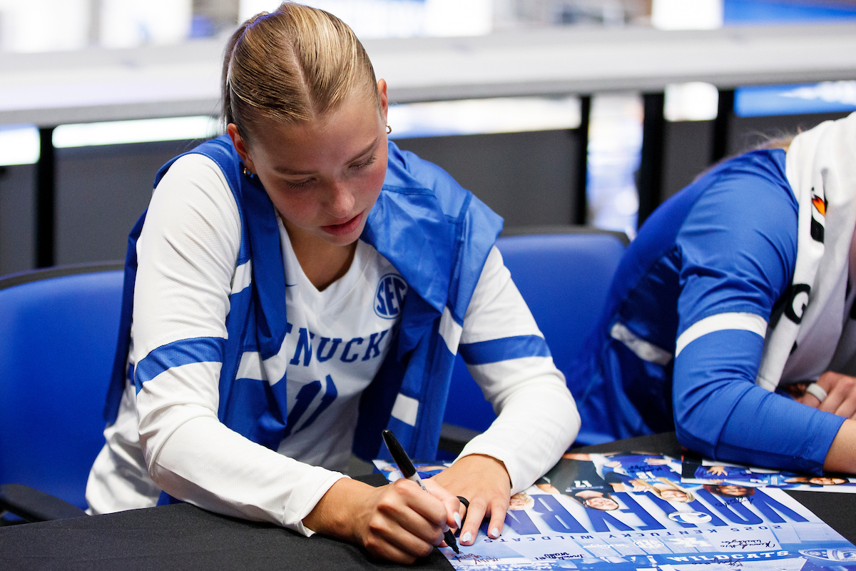 Volleyball Blue-White, Fan Day Photo Gallery – UK Athletics