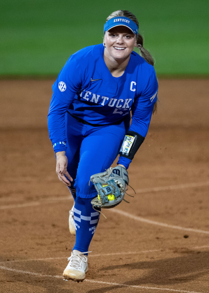 Big Blue Boo Softball Photo Gallery – UK Athletics