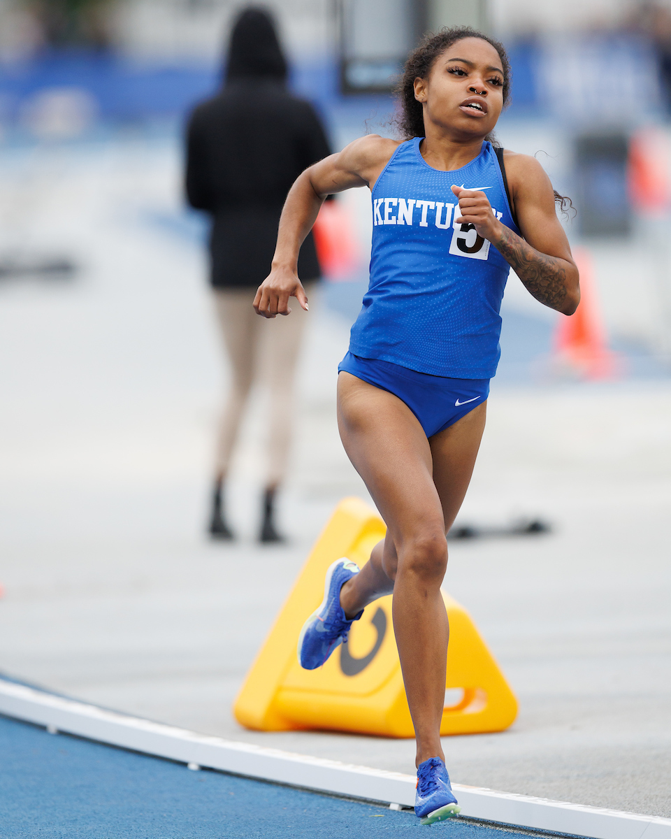 Jim Green Invitational Friday Photo Gallery – UK Athletics