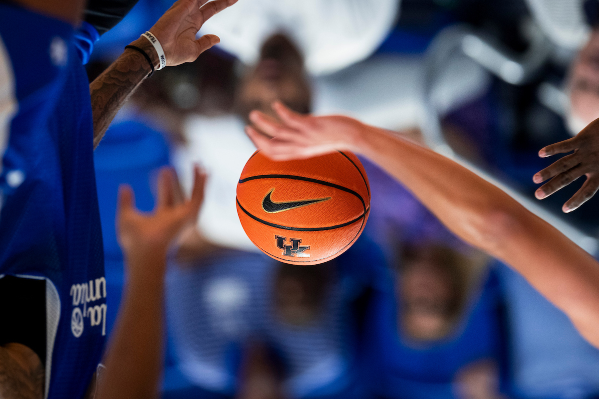 Kentucky-LaFamilia Men’s Basketball Practice in Rupp Arena Photo ...
