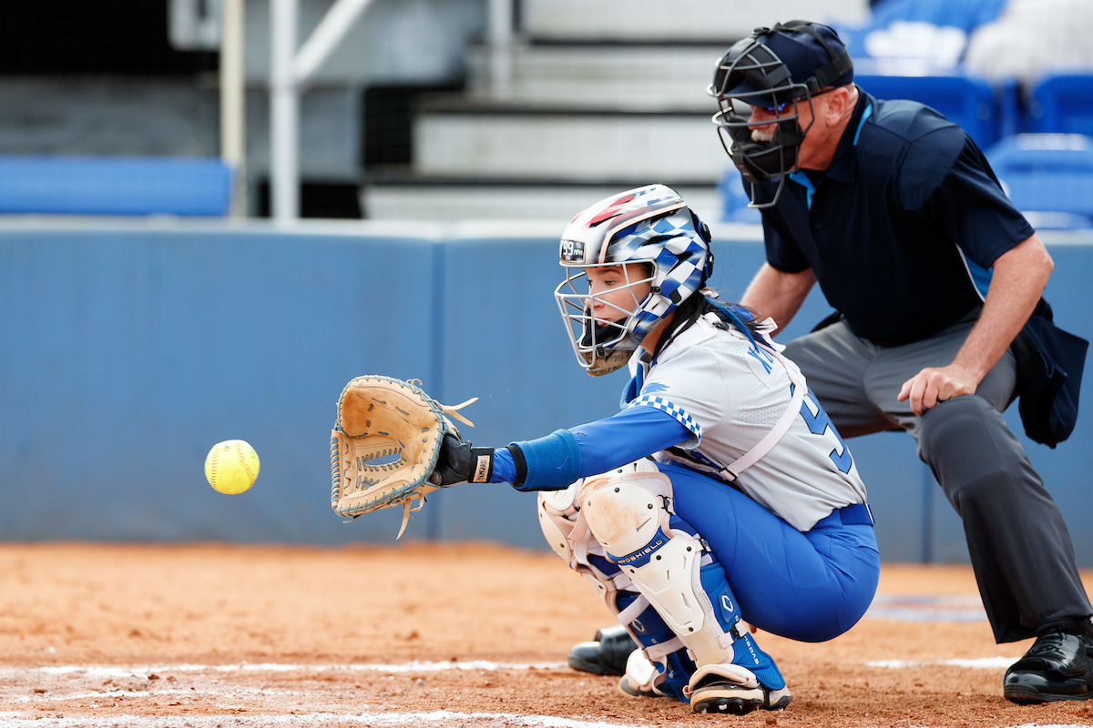 Kentucky-Drake Softball Photo Gallery – UK Athletics