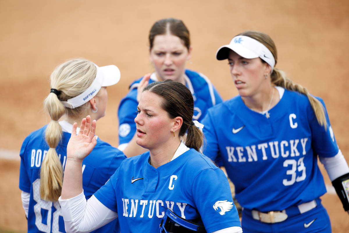 Kentucky-UNCW Softball Photo Gallery – UK Athletics