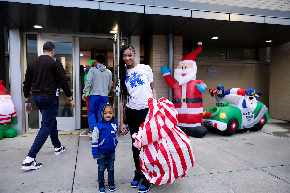 Coach Cal Christmas Photo Gallery – UK Athletics