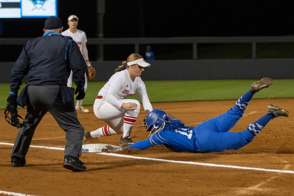 Big Blue Boo Softball Photo Gallery – UK Athletics
