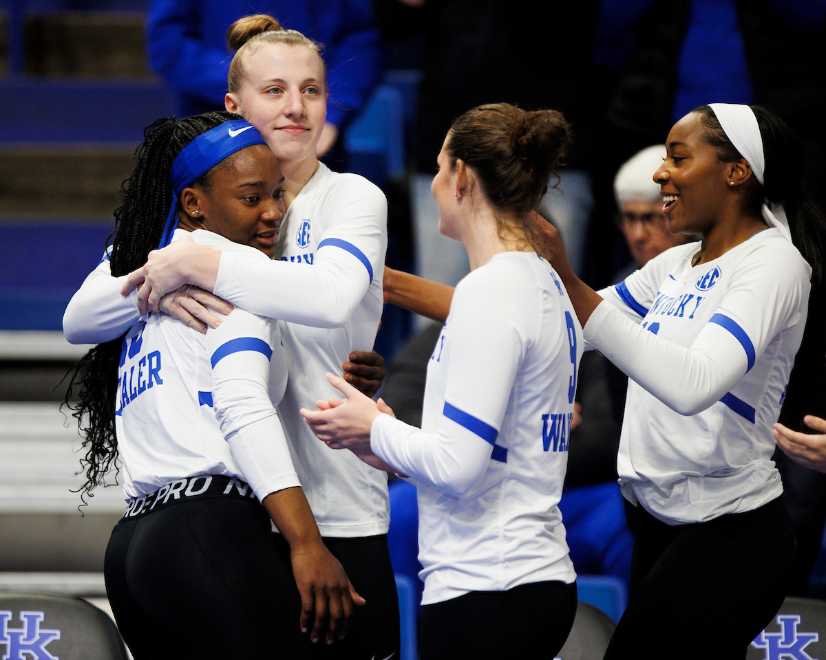 Kentucky-Florida Volleyball Photo Gallery – UK Athletics