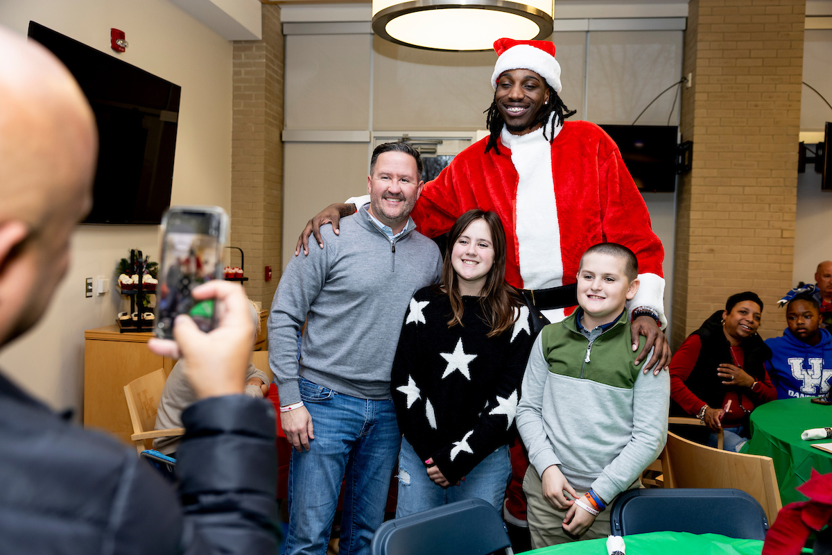 Coach Cal Christmas Photo Gallery – UK Athletics