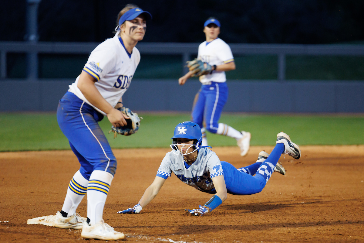 Kentucky-South Dakota State Softball Photo Gallery – UK Athletics