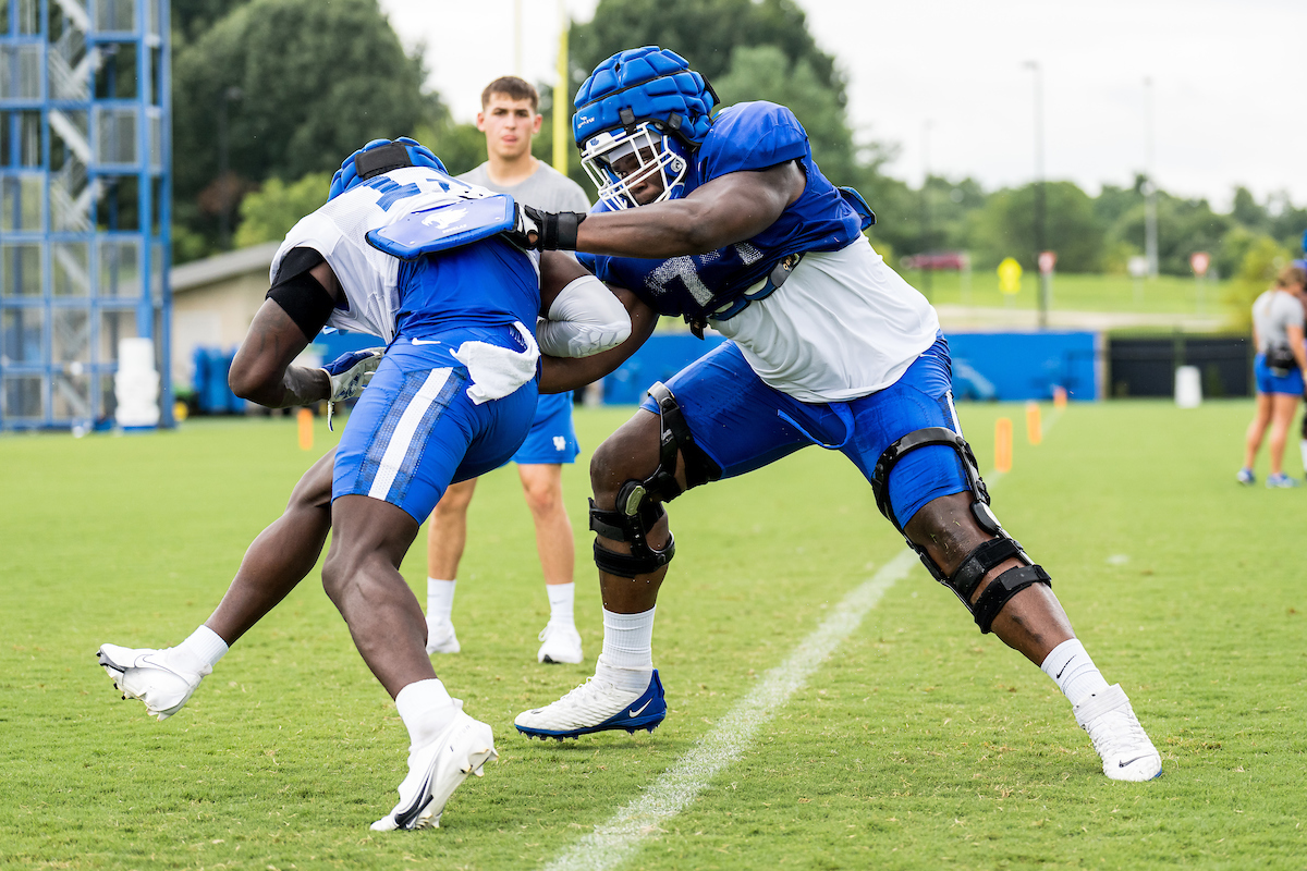 Football Fan Day Photo Gallery – UK Athletics