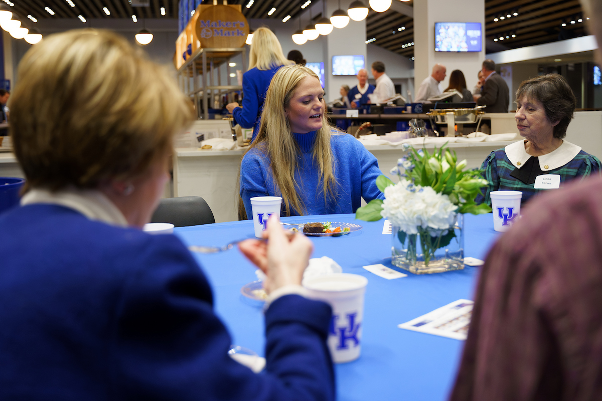 Baseball/Softball First Pitch Dinner Photo Gallery – UK Athletics