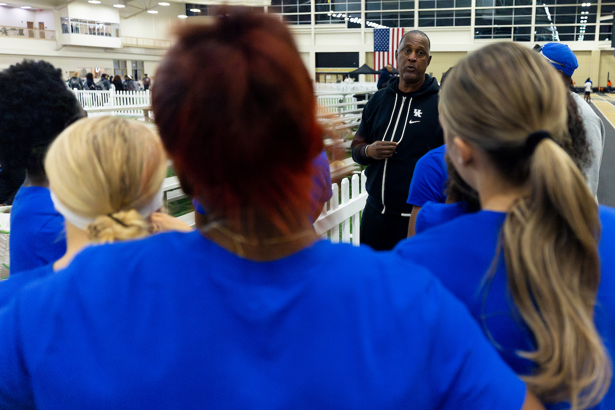 Track & Field Practice Photo Gallery (Dec. 5) – UK Athletics