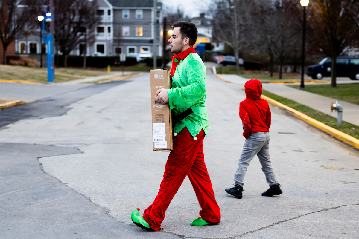 Coach Cal Christmas Photo Gallery – UK Athletics