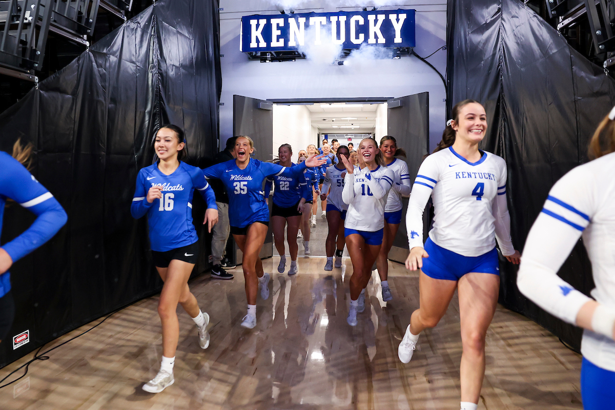 STUNT Blue-White Game Photo Gallery – UK Athletics