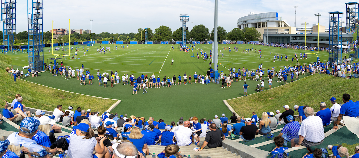 Football Fan Day Photo Gallery – UK Athletics