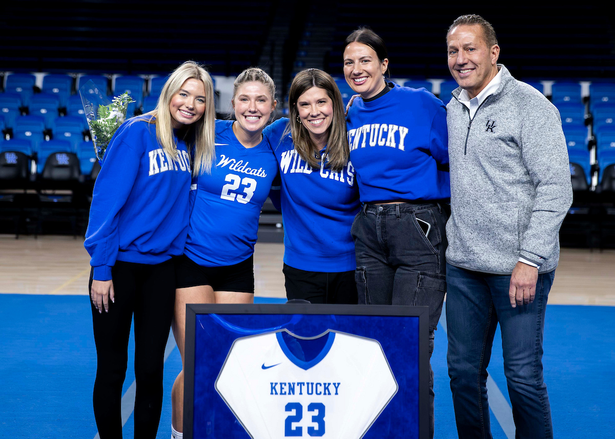 Kentucky Friday STUNT Photo Gallery – UK Athletics