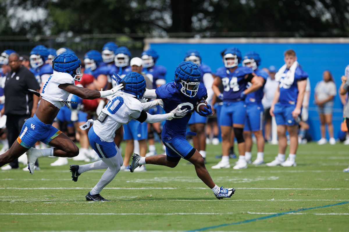 Football Fan Day Photo Gallery – UK Athletics