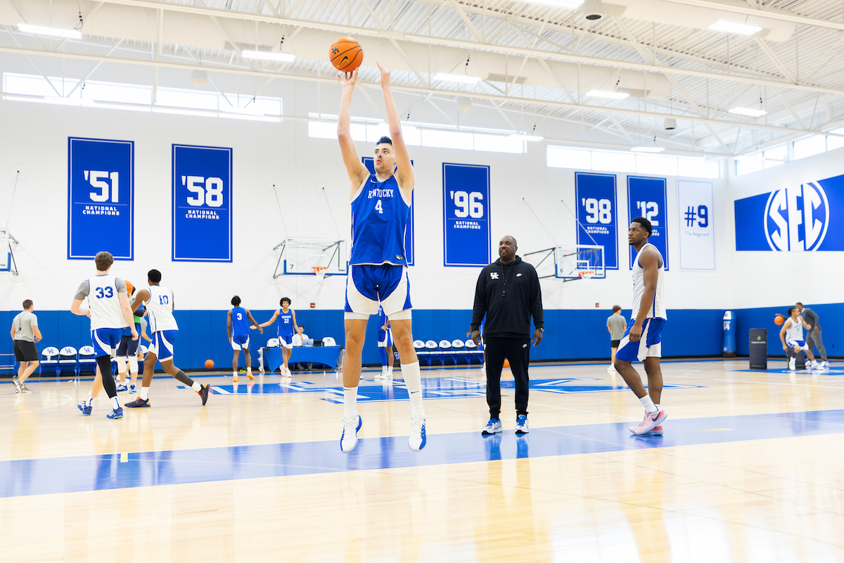 Men’s Basketball Practice Photo Gallery – UK Athletics