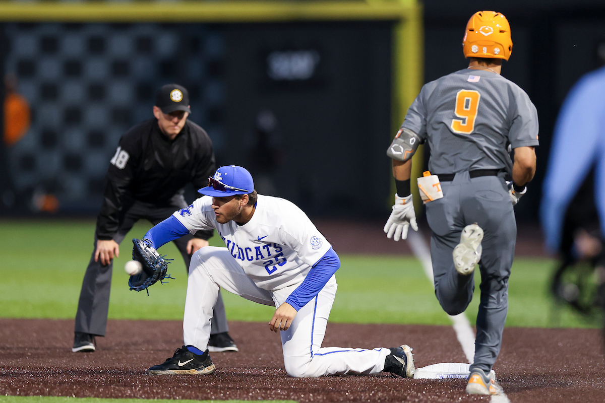 Kentucky-Tennessee Friday Baseball Photo Gallery – UK Athletics