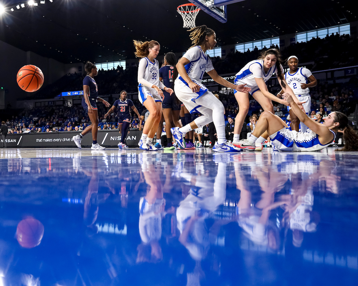Kentucky-Auburn Women’s Basketball Photo Gallery – UK Athletics