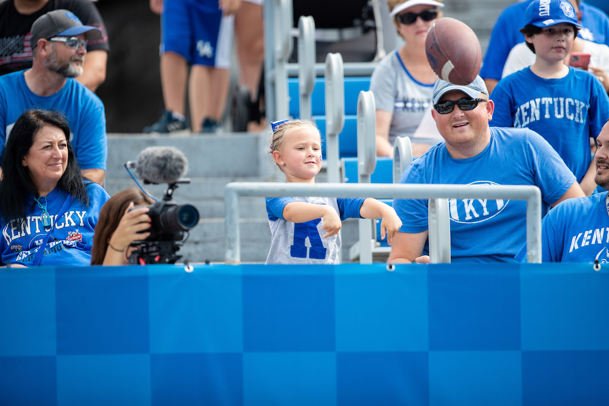 2021 Football Fan Day Photo Gallery – UK Athletics