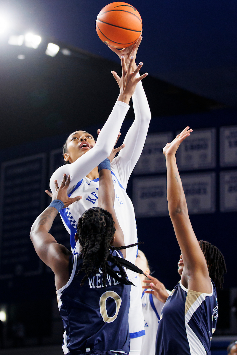 Kentucky-Queens Women’s Basketball Photo Gallery – UK Athletics