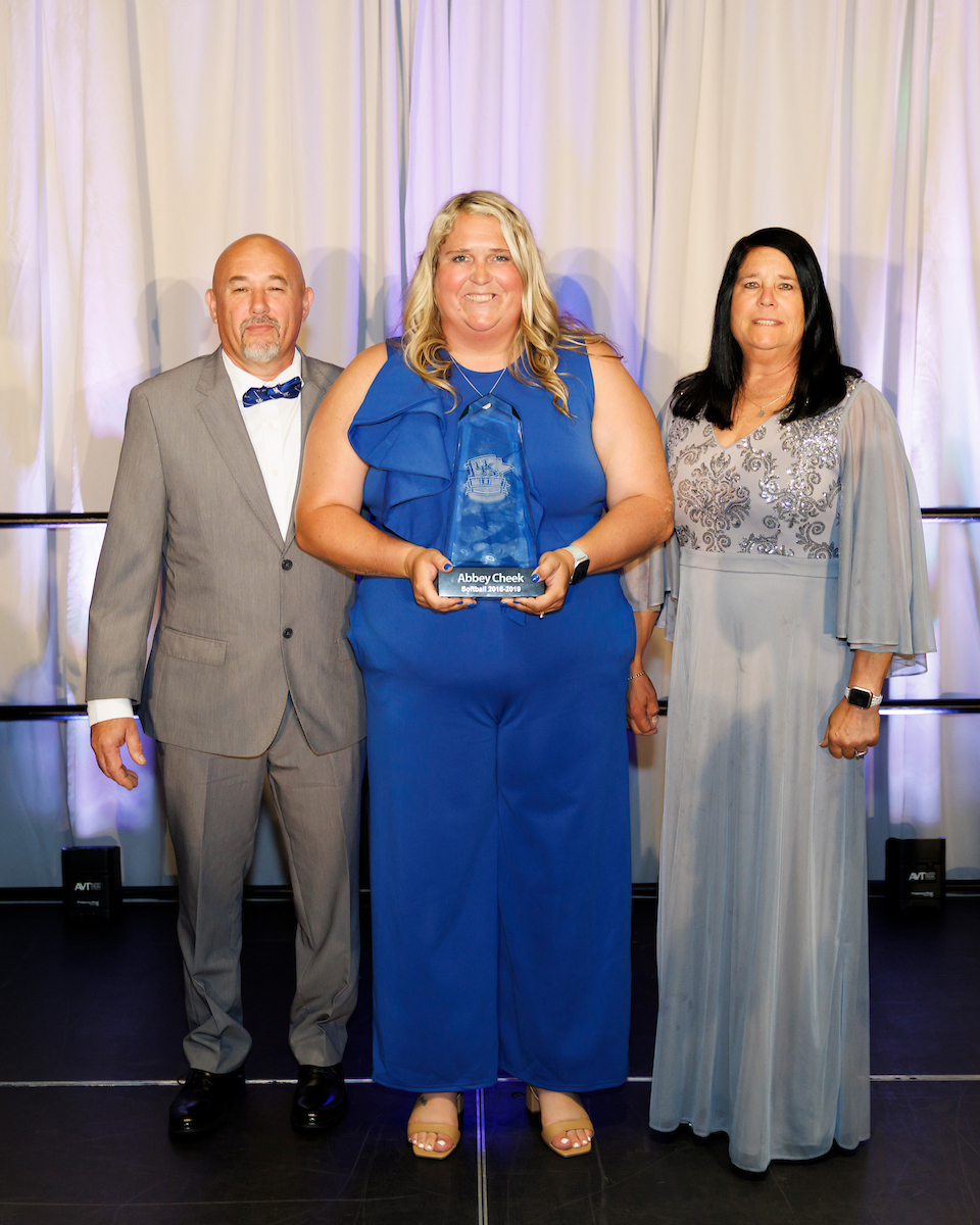 2025 UK Athletics Hall of Fame Induction Photo Gallery – UK Athletics