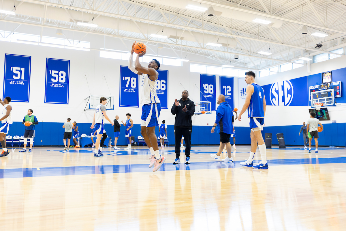 Men’s Basketball Practice Photo Gallery – UK Athletics