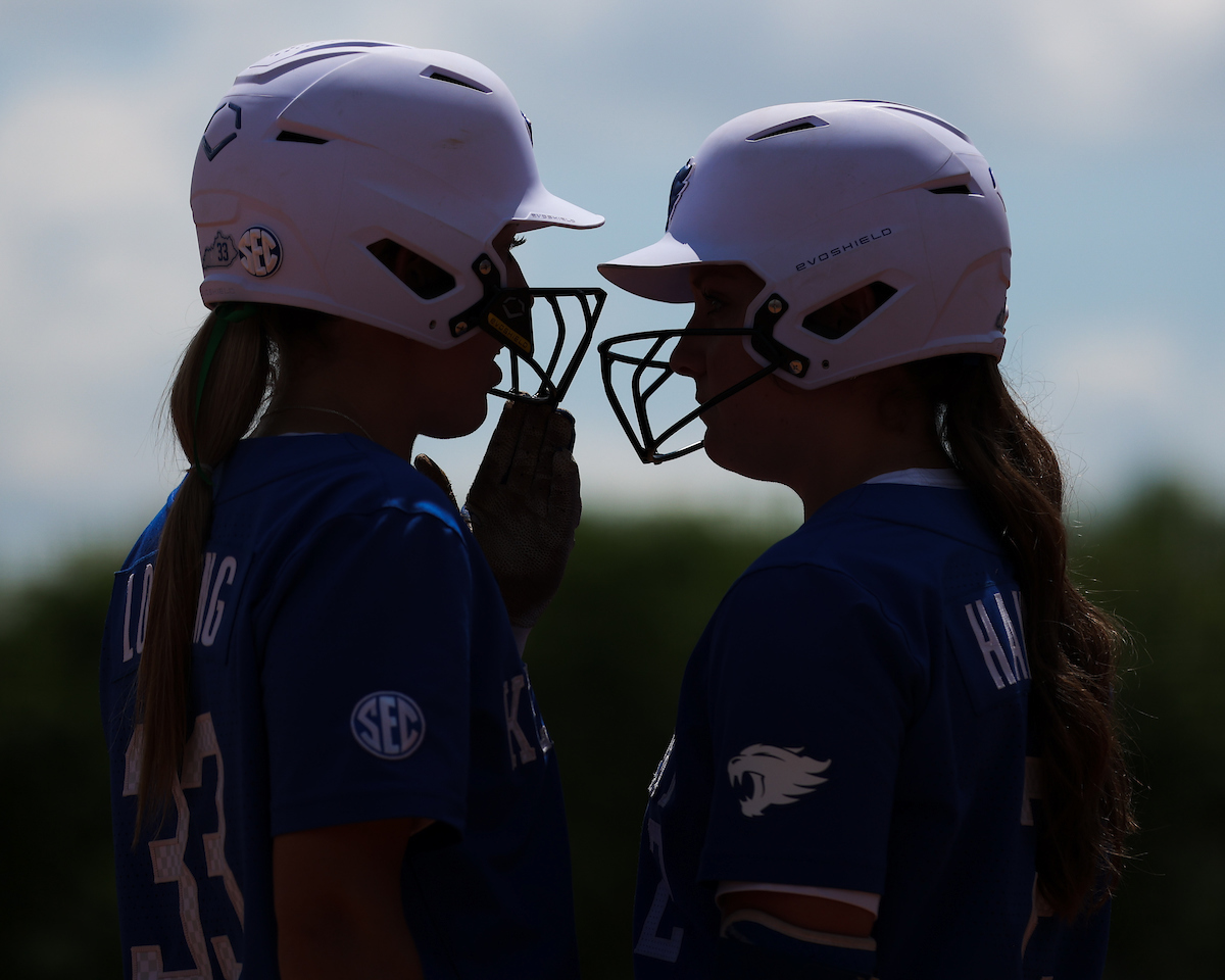 Kentucky-Tennessee Saturday Softball Photo Gallery – UK Athletics
