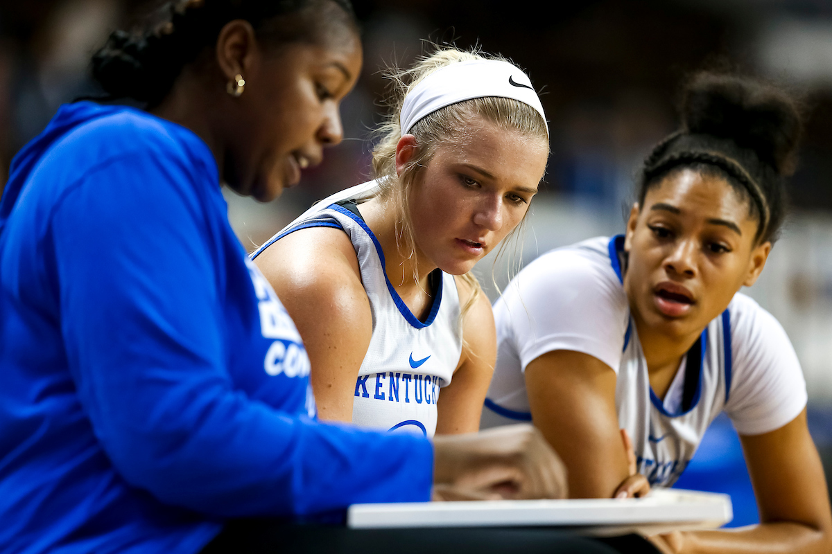 Women’s Basketball Blue-White Photo Gallery – UK Athletics