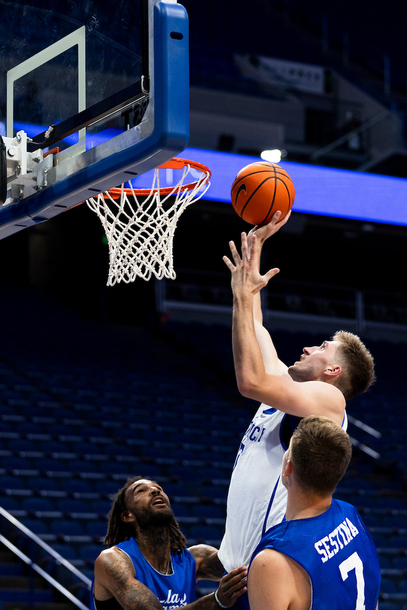 Kentucky-LaFamilia Men’s Basketball Practice in Rupp Arena Photo ...