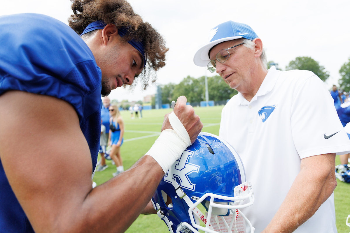 Football Fan Day Photo Gallery – UK Athletics