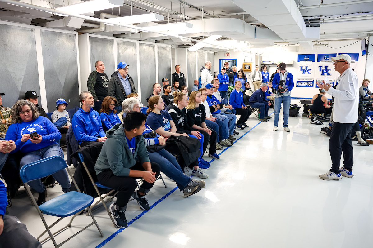 Rifle Senior Day Photo Gallery – UK Athletics