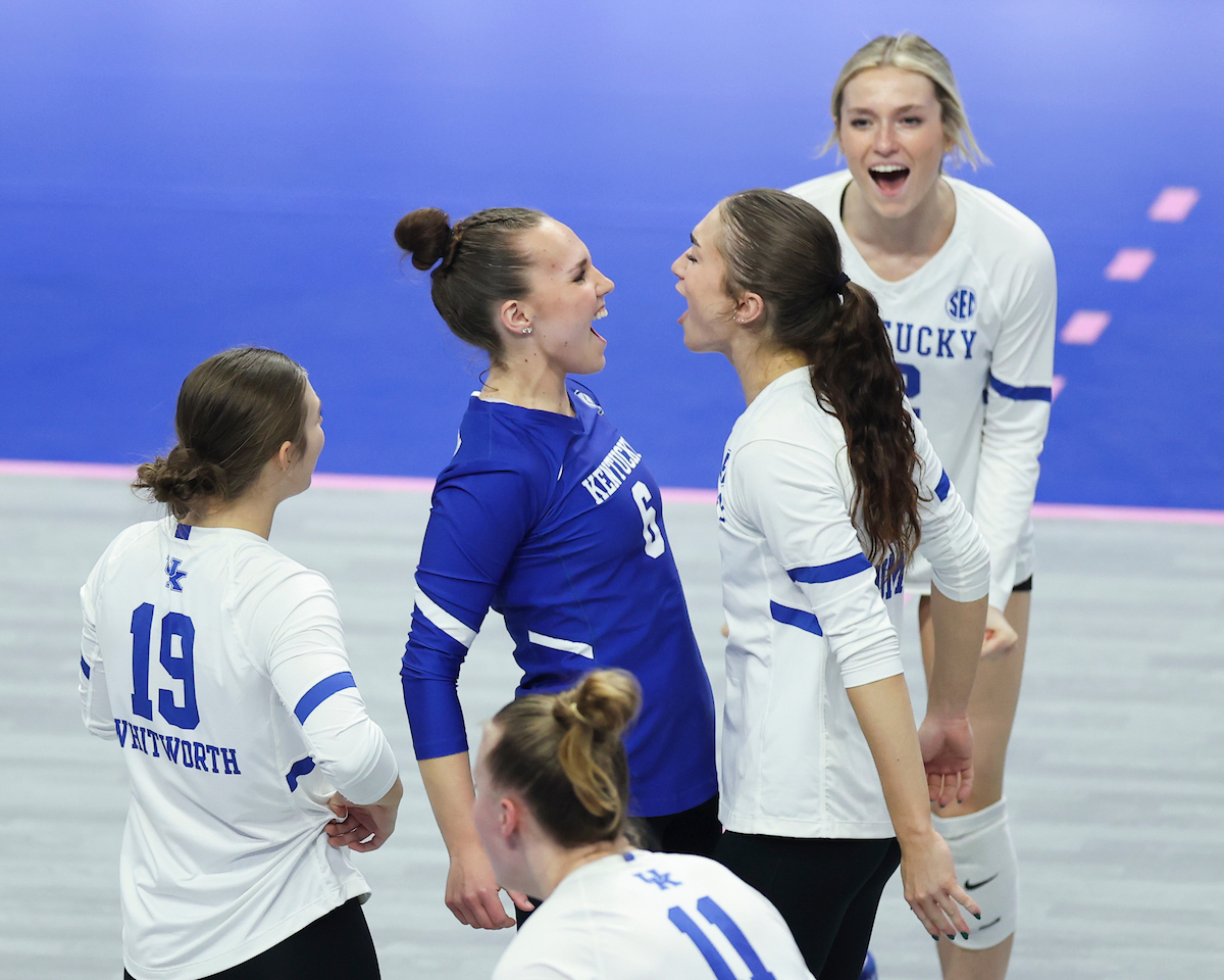 Kentucky-Arkansas Volleyball Photo Gallery – UK Athletics