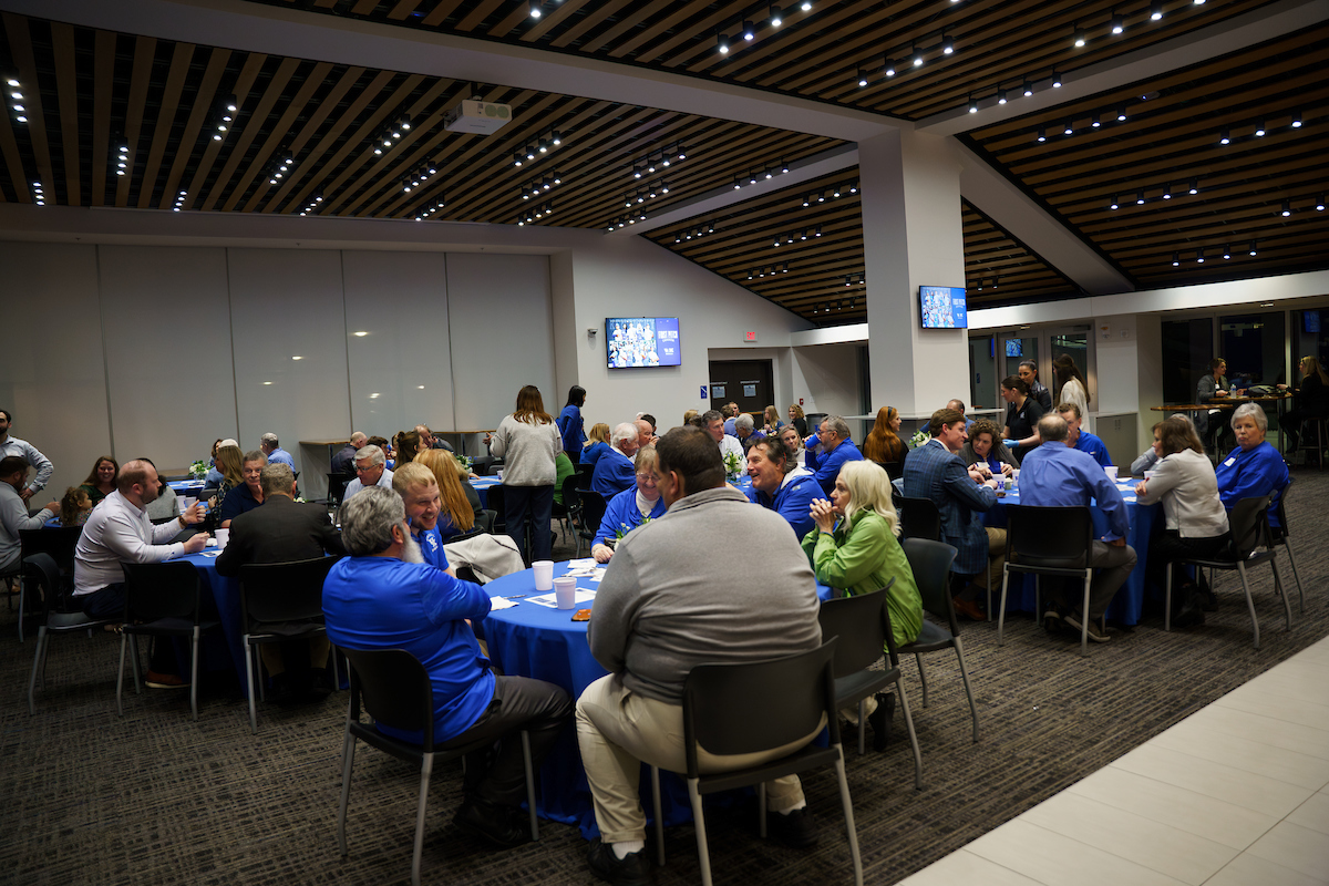 Baseball/Softball First Pitch Dinner Photo Gallery – UK Athletics