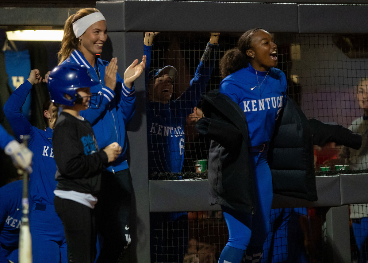Big Blue Boo Softball Photo Gallery – UK Athletics