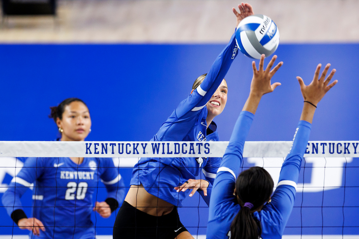Volleyball Blue-White, Fan Day Photo Gallery – UK Athletics
