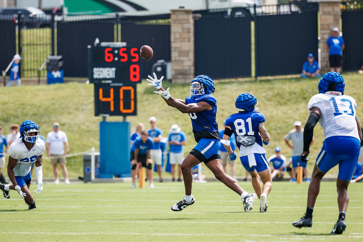 Football Fan Day Photo Gallery – UK Athletics