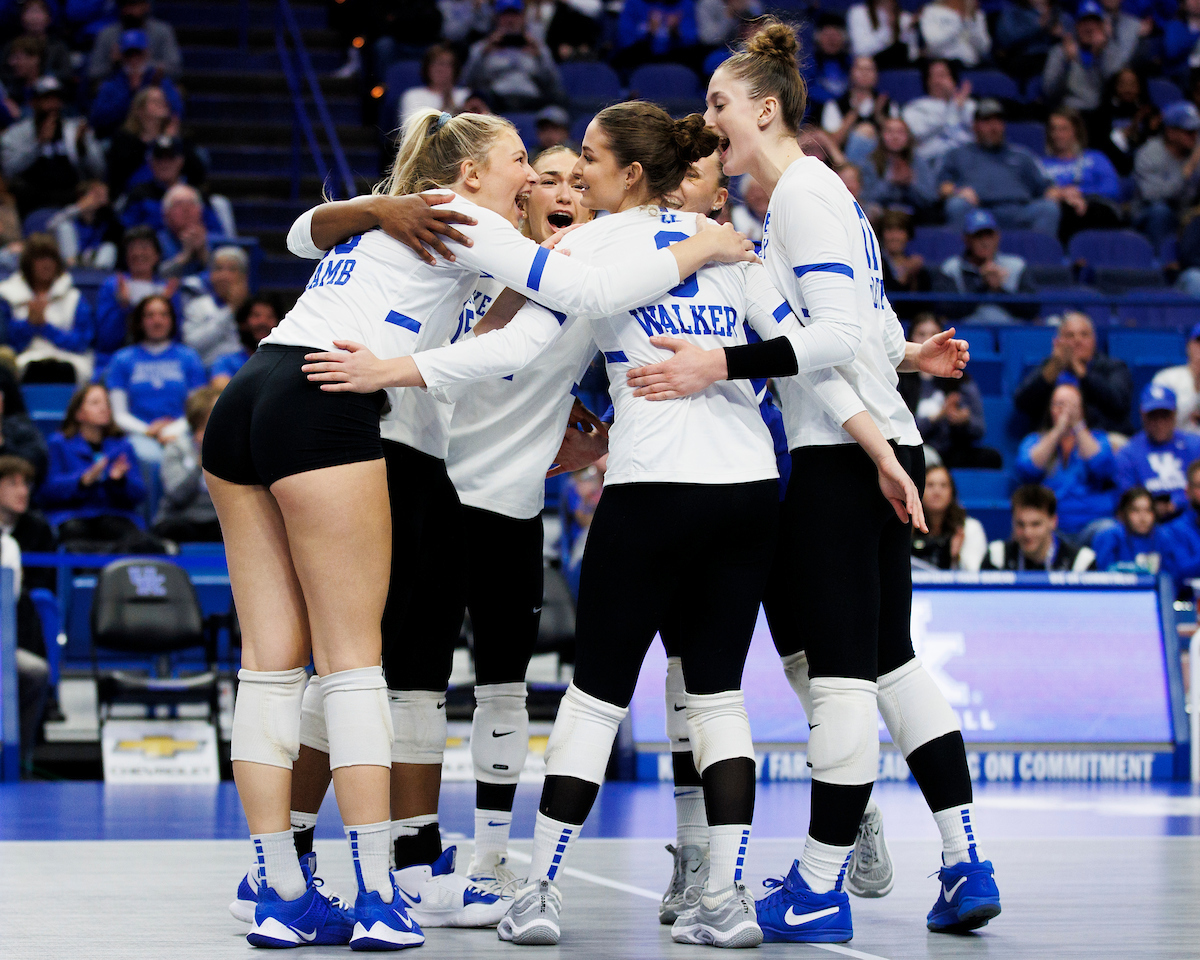 Kentucky-Florida Volleyball Photo Gallery – UK Athletics