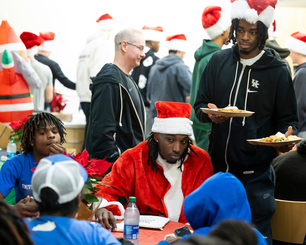 Coach Cal Christmas Photo Gallery – UK Athletics