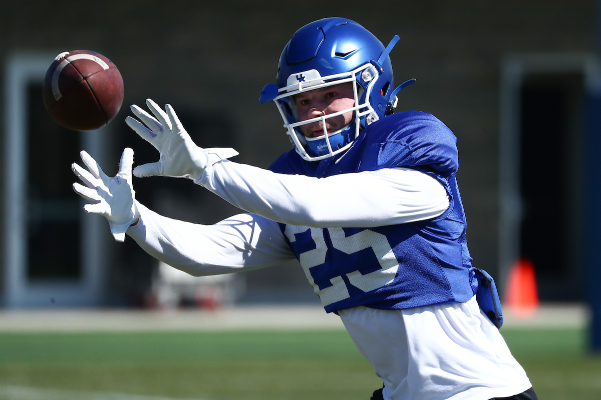 Spring Football Practice Photo Gallery – UK Athletics