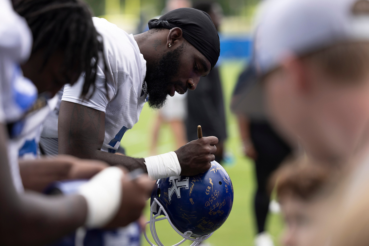 Kentucky Football Fan Day Photo Gallery – UK Athletics