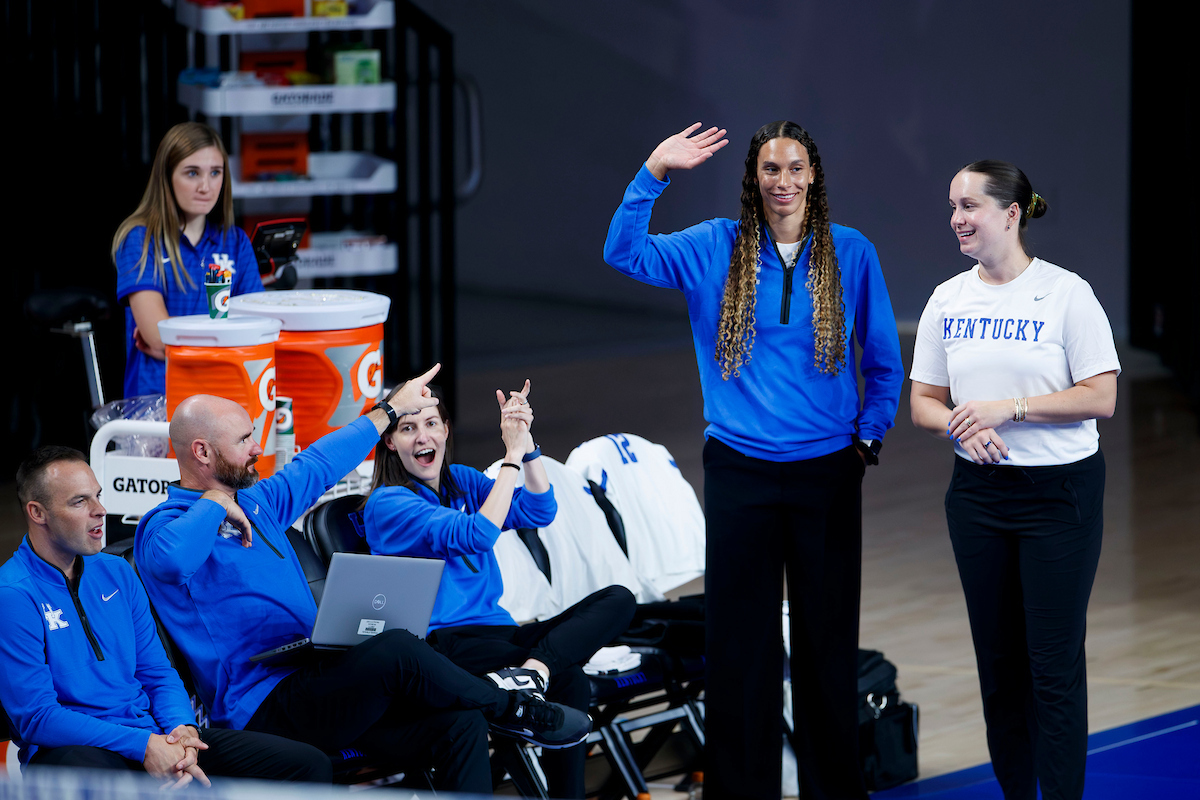 Volleyball Blue-White, Fan Day Photo Gallery – UK Athletics