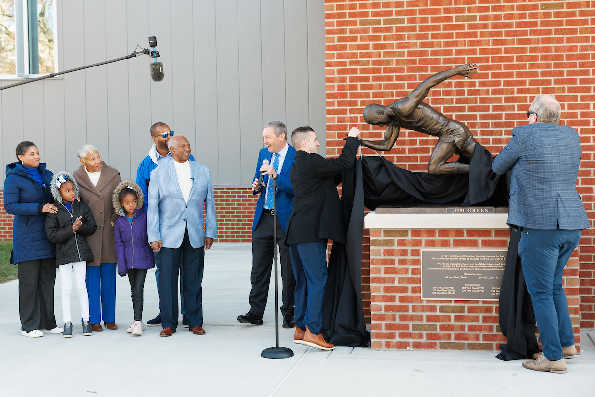 Jim Green Track Facility Dedication Photo Gallery – UK Athletics