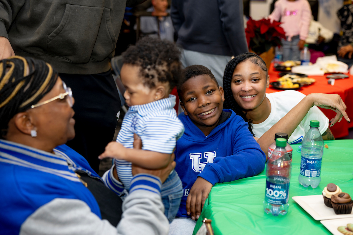Coach Cal Christmas Photo Gallery – UK Athletics