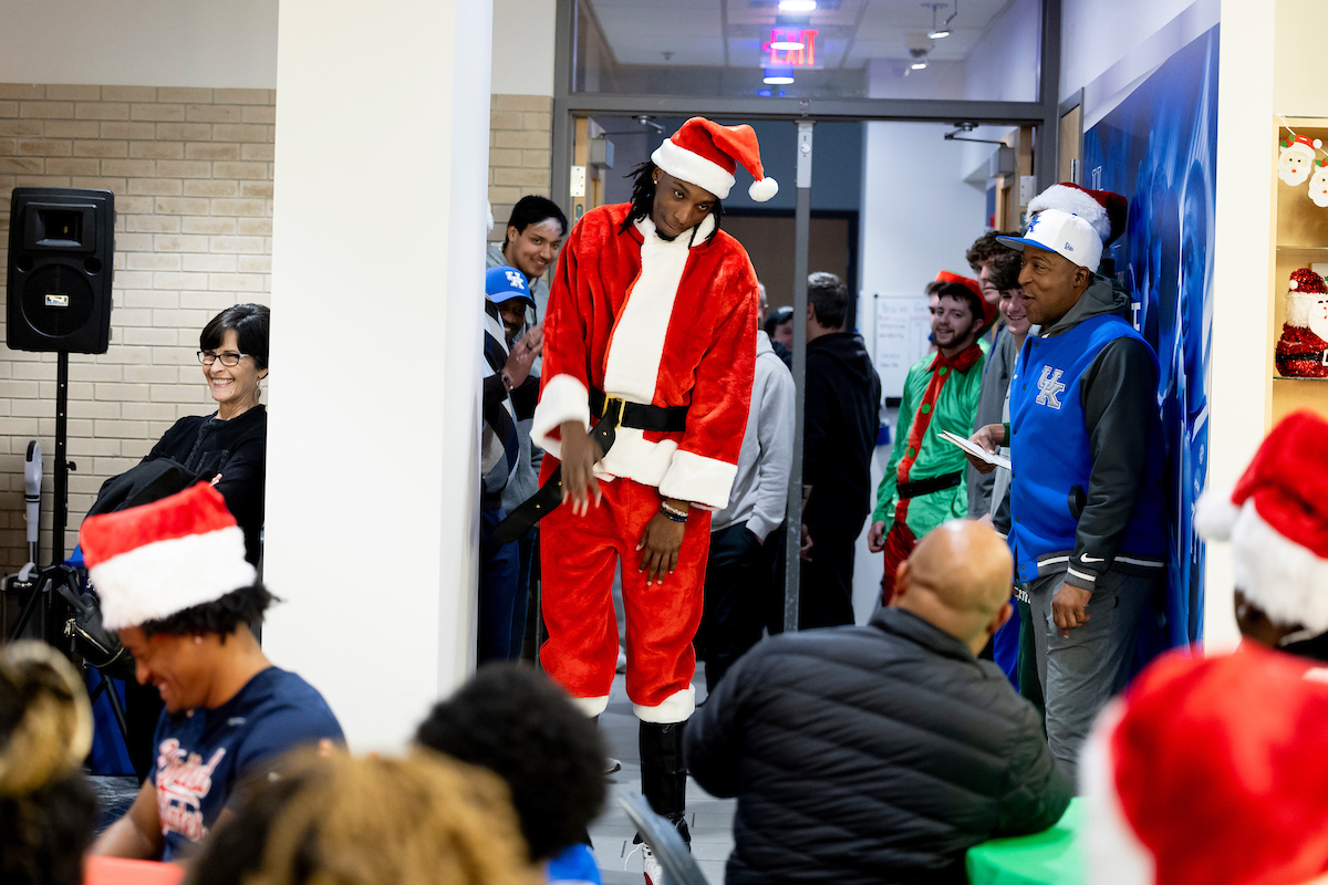 Coach Cal Christmas Photo Gallery – UK Athletics