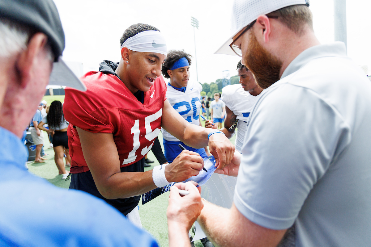 Football Fan Day Photo Gallery – UK Athletics