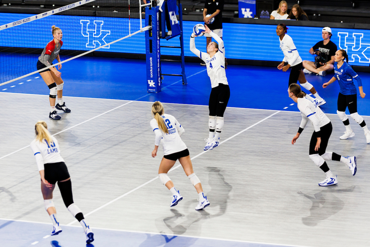Kentucky-Dayton Volleyball Exhibition Photo Gallery – UK Athletics