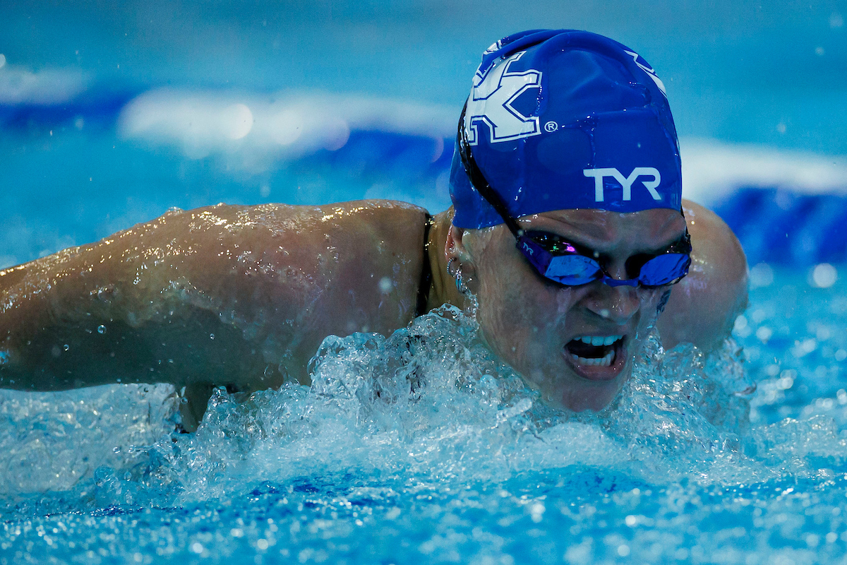 Blue-White Swimming & Diving Photo Gallery – UK Athletics