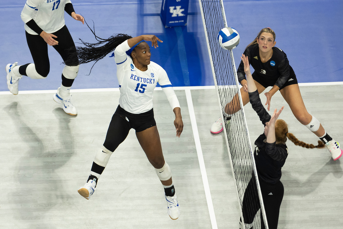Kentucky-Wofford Volleyball Photo Gallery – UK Athletics