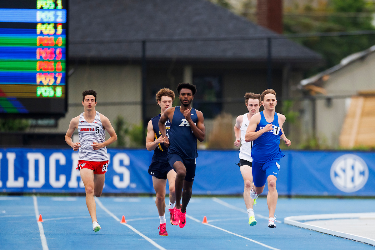 Jim Green Invitational Friday Photo Gallery – UK Athletics