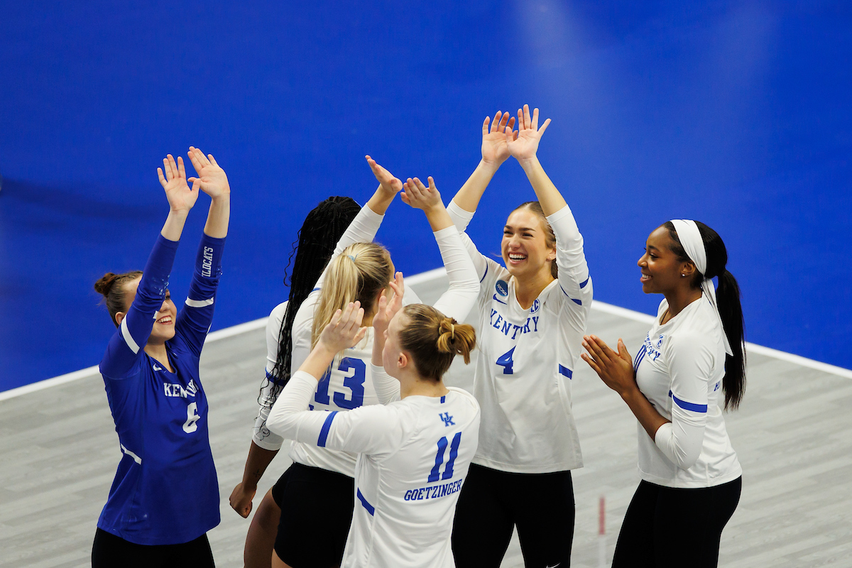 Kentucky-Wofford Volleyball Photo Gallery – UK Athletics